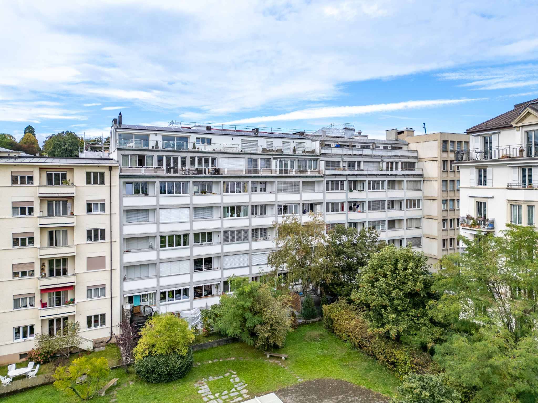 Magnifique studio rénové avec accès terrasse ! | Bernard Nicod